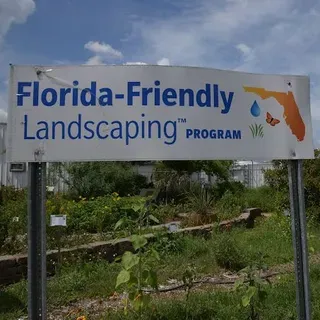 AE515/AE515: Estimated Water Savings Potential of Florida-Friendly ...